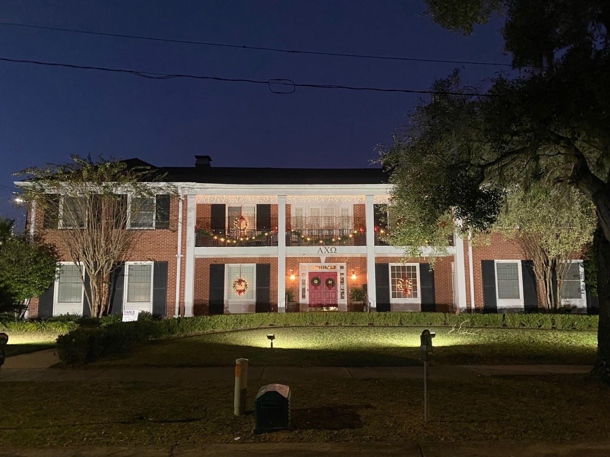 AXΩ – 518 – all decked out for the holidays – FSU Alpha Chi Omega