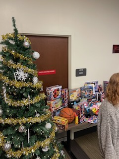 2023 – Alpha Chi joins Alpha Phi Alpha for a Holiday Toy Drive – FSU Alpha Chi Omega